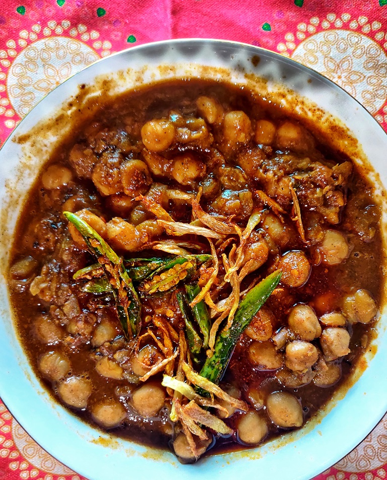 Amritsari Pindi Chole|Spicy Chana Masala - Pan Of Bliss
